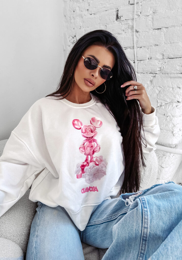 Bluza oversize z nadrukiem Mickey AZAELA OLAVOGA ecru - OLAVOGA Sklep ...